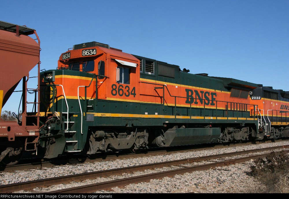 BNSF 8634